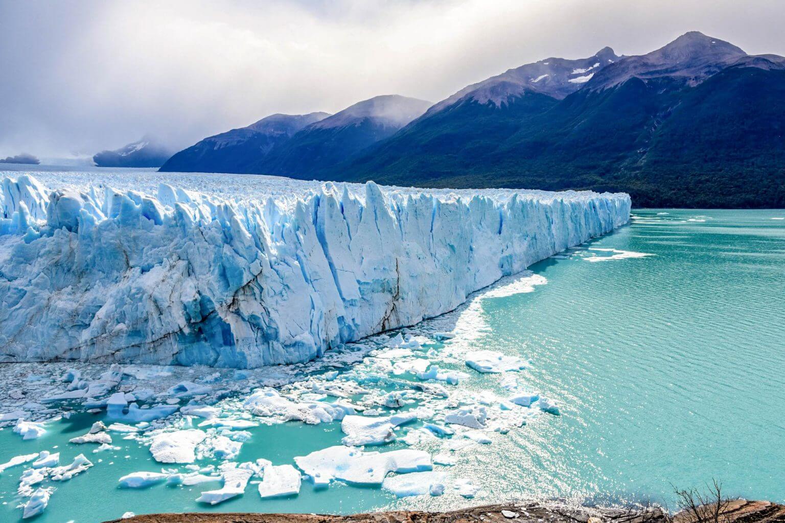 Ghețarul Perito Moreno, cea mai impresionantă destinație din Patagonia ...